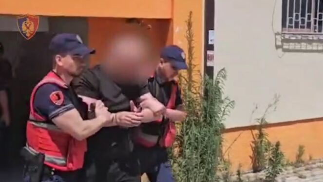 Prangoset 53-vjeçari në Fier, kapet në flagrancë duke shitur drogë. I ...